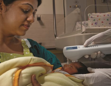 BiliChek Non-invasive jaundice assessment device | Philips