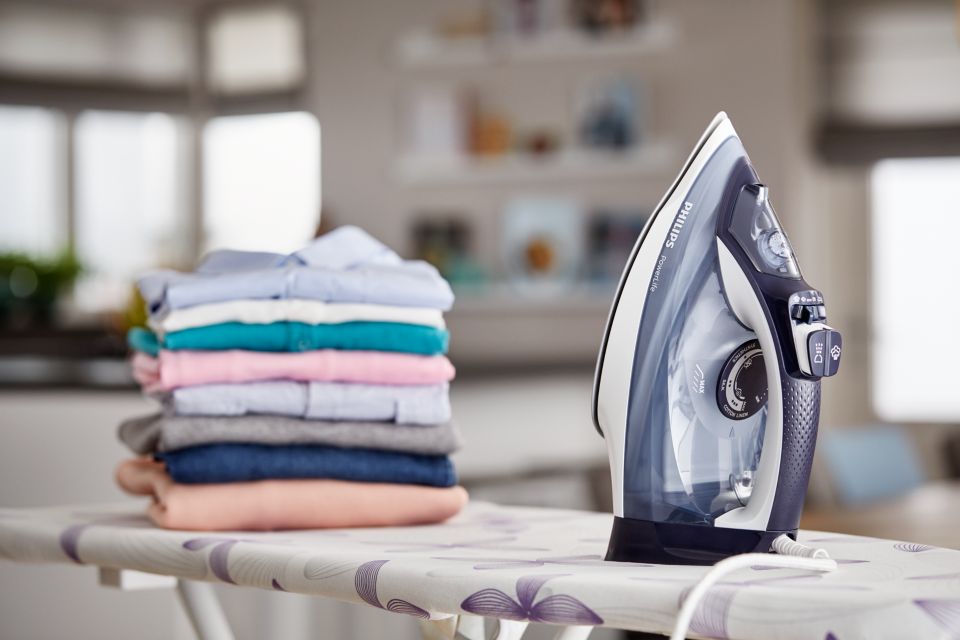 Philips powerlife steam iron 2400w store
